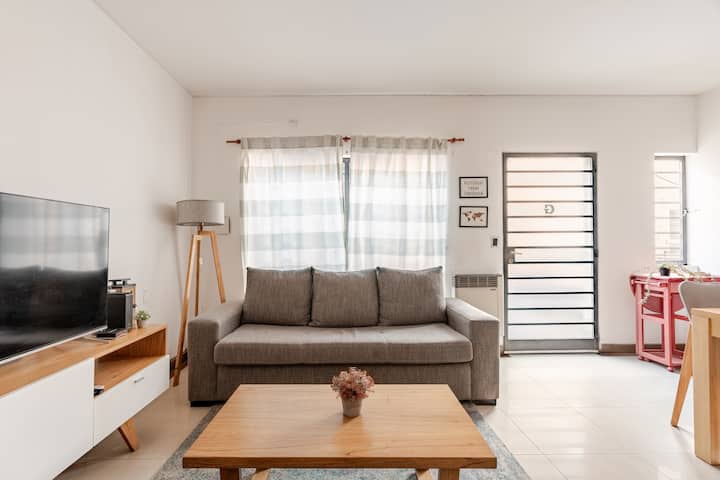 Dúplex Con Terraza Y Estacionamiento - Mendoza