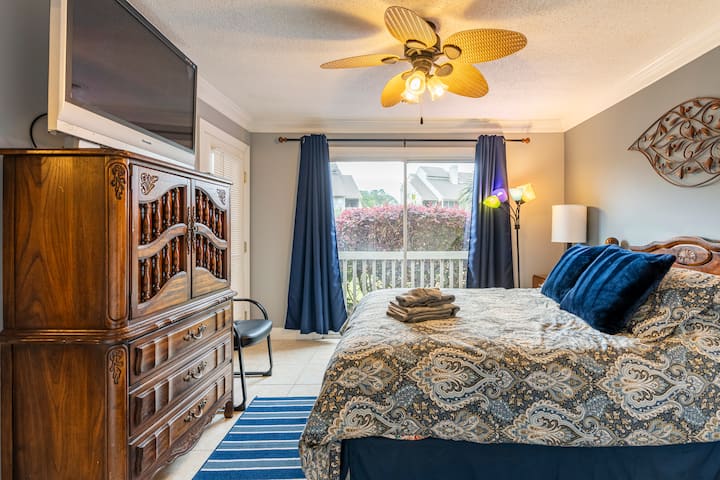 Unique Two Bedroom, Two Bath Condo In Myrtle Beach - Surfside Beach, SC