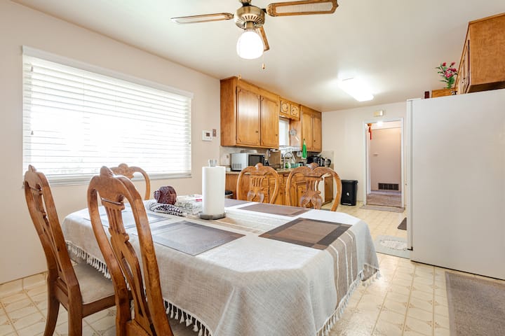 Entire House. 2 Bed 2 Bath. - Modesto, CA