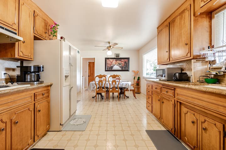 Entire House. 2 Bed 2 Bath. - Modesto, CA