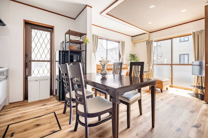 藤沢市内独立一户建  适合大家庭和团体 ，3间卧室，免费停车位 近镰仓、江之岛等景点 - Yokohama