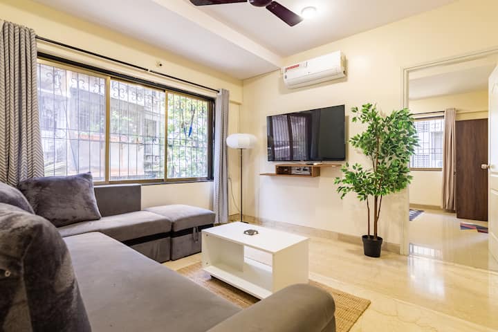 Cozy 2bhk Off Carter Road Bandra - Mumbai
