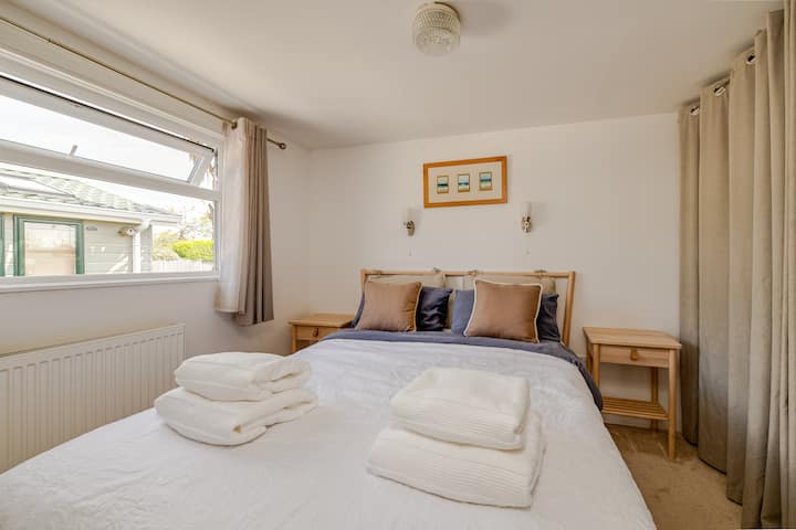 *Creek Cabin - Seafront 1 Bd Wi-fi Sleeps 5 - West Wittering