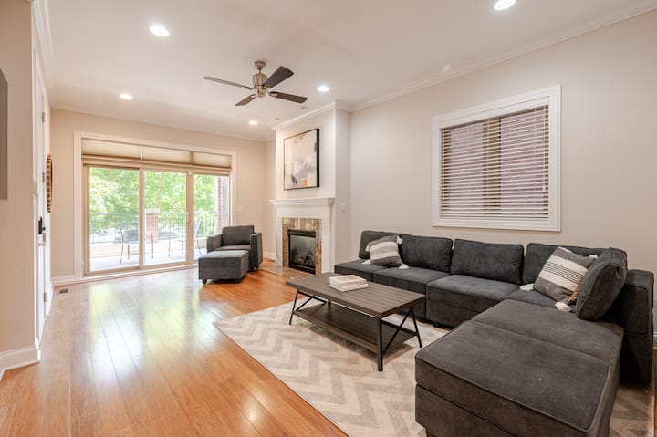 Old Town Two Floor Duplex Condo - Chicago, IL