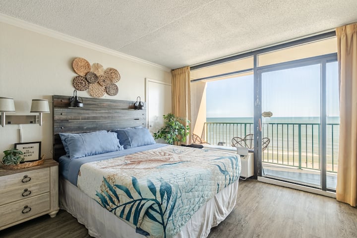 Beachfront Balcony Pool/ Lazyriver Free Parking - Myrtle Beach, SC