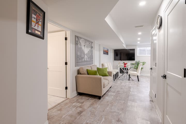 Entire 2 Bedroom Apartment In Kitchener/waterloo - Kitchener