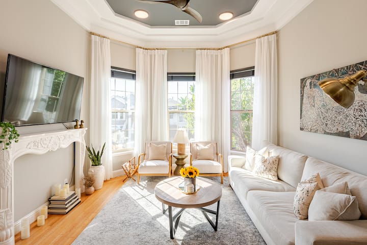 Charming Victorian Retreat - Oakland, CA