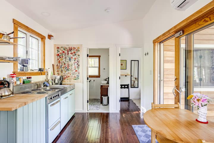 Waterfall Retreat - Cayuga Lake, NY
