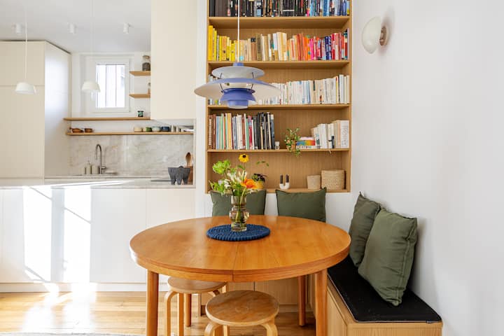 Top Floor On Canal Saint-martin - Place de la République