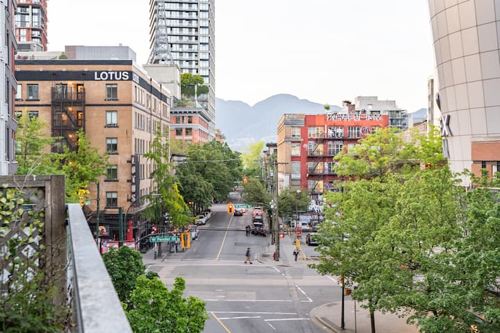 Luxury Retreat Large Patio Mountain View - Vancouver