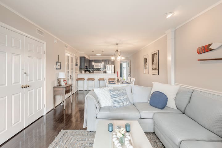 Top Floor Condo Close To Beach - Delaware