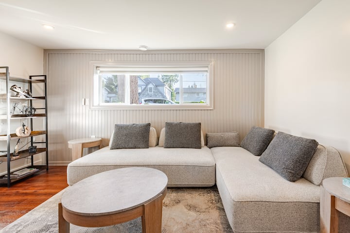 2 Bed 2 Bath- Suite
Fleetwood - Quite Neighborhood - Surrey