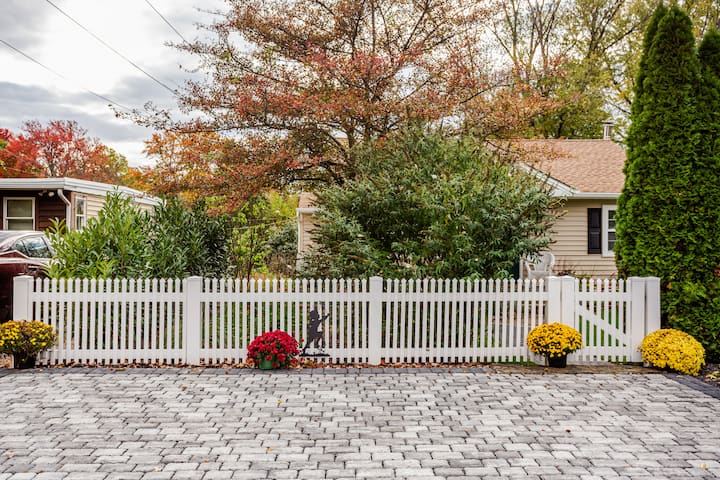 1949 Borough Bungalow - Walk To Fonthill Castle - Bucks County, PA