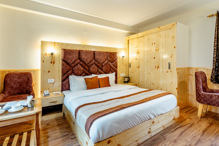 Devi's Apartment - 4 Bed Family Suit - Manali