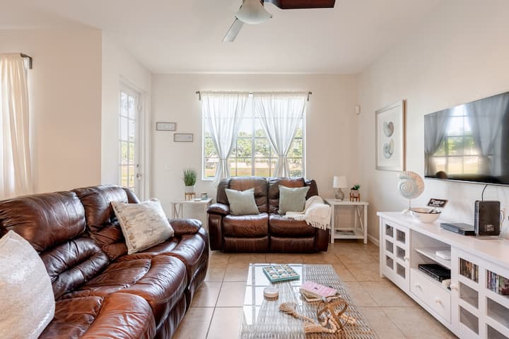 (Newly Renovated) Gorgeous House, Near Beach - North Palm Beach, FL