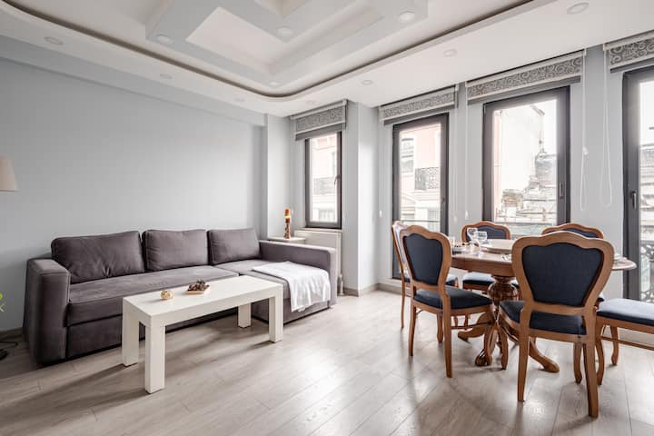 Cozy Duplex W/ Terrace | 3 Min To İStiklal Avenue - Estambul