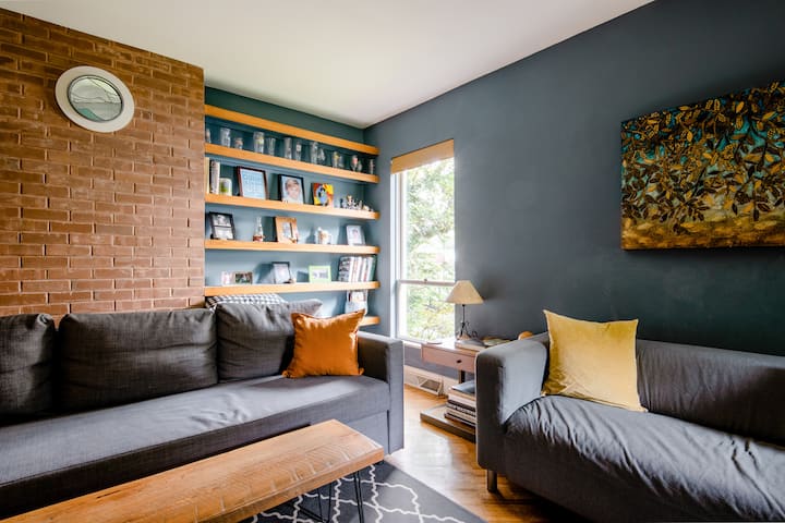 Modern Unique (Private Room) - Lancaster, PA