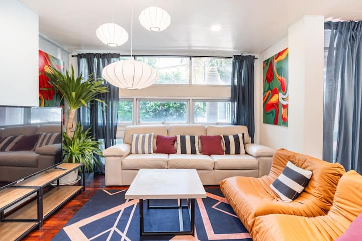 Spacious 16 Pax, Walking To Mrt, Chatuchak Market - Bangkok