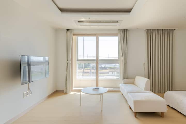 5 [특가] 부산역( Ktx)/짐보관/감성숙소 Portrail Side Busan - Busan