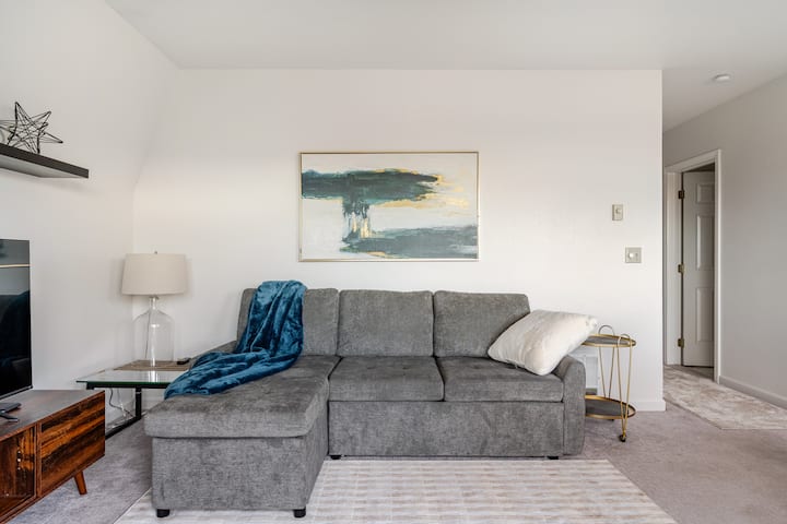 Capitol Hill 2 Bedroom #2 W/parking - Seattle, WA