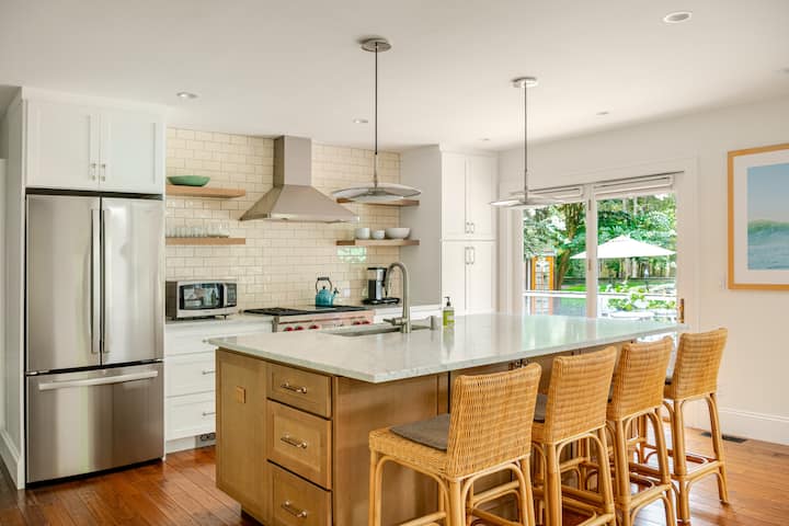 ~New~ Monthly Retreat Utilities Included - Sag Harbor, NY