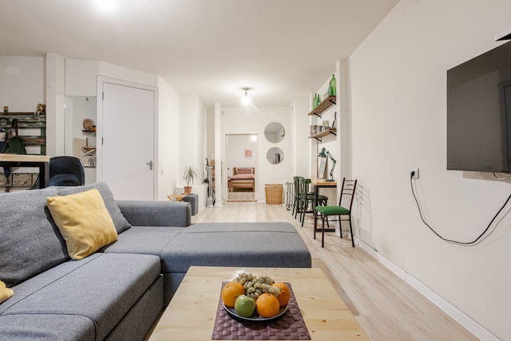 Стильная студия в центре Веры с быстрым Wi-fi - Tbilisi