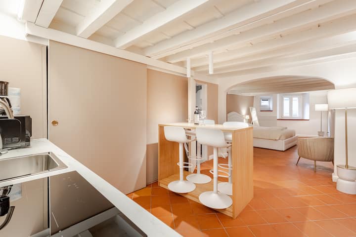 Amazing First Floor Apt Piazza Santa Croce Firenze - Florence