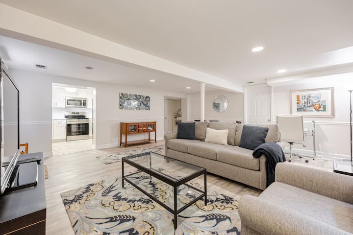 Super 2 Bedroom Apt. 15 Min. From Washington, Dc - Falls Church, VA