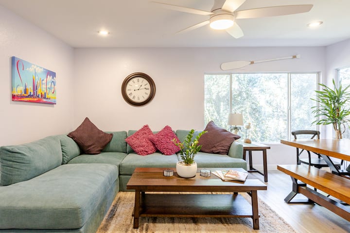 Spacious 3br W/ Yard + Parking, Centrally Located - San Diego, CA