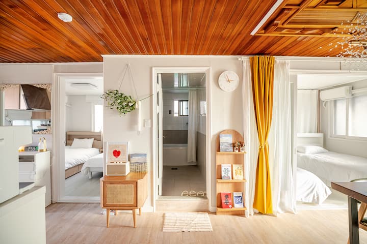 용산– 63빌딩·서울타워 뷰, 4룸 6베드, 가족 숙소, 옥상 정원, 장박 최적 - Seoul