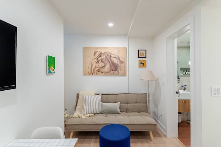 Modern Studio In Prime Bloor & Dovercourt - Toronto