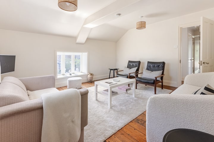 Cosy Country Escape! - クルーカーン