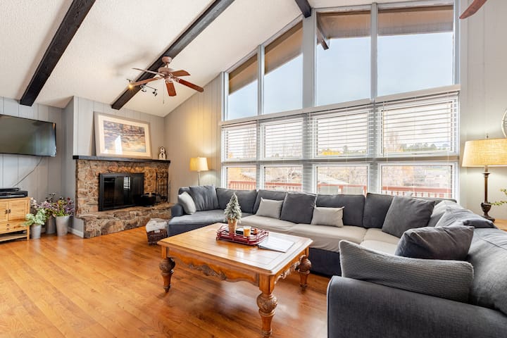 Brown's Cabin Retreat In Continental Country Club - Flagstaff, AZ