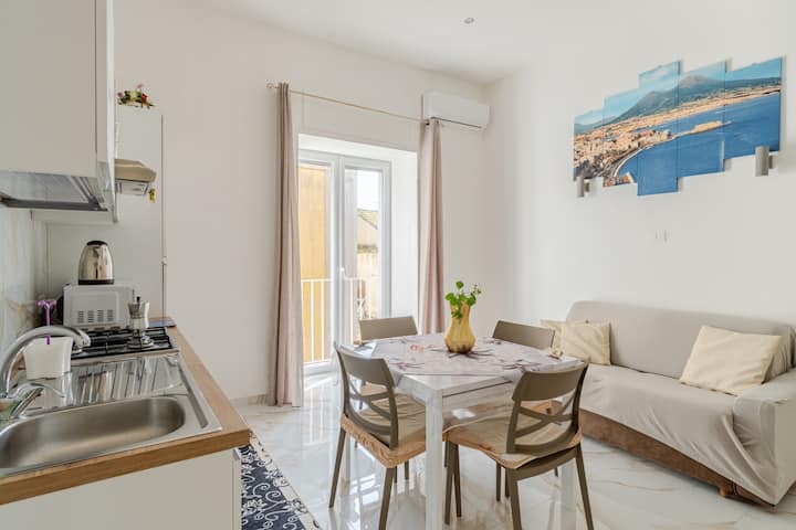 Vincent House - Naples