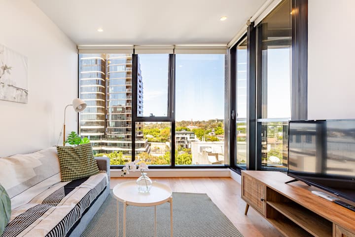 2br Whitehorse Tower | Box Hill Central | Pool - Box Hill