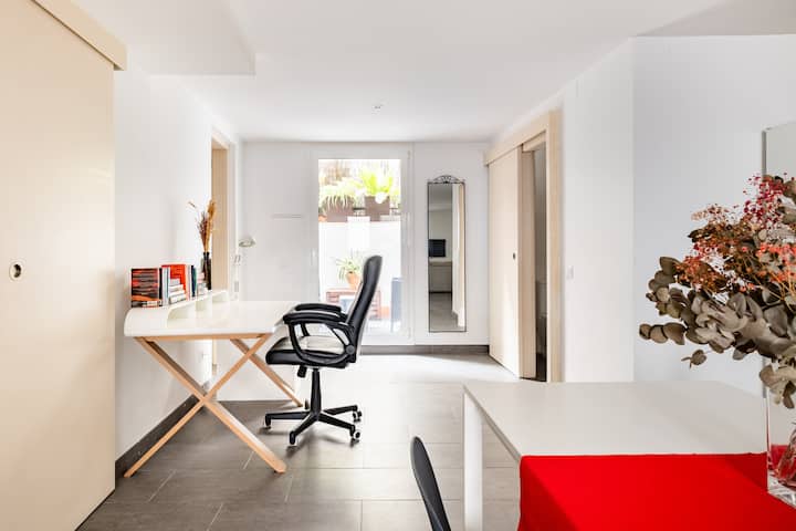 Minimalist, Comfortable And Inviting - Barcelona