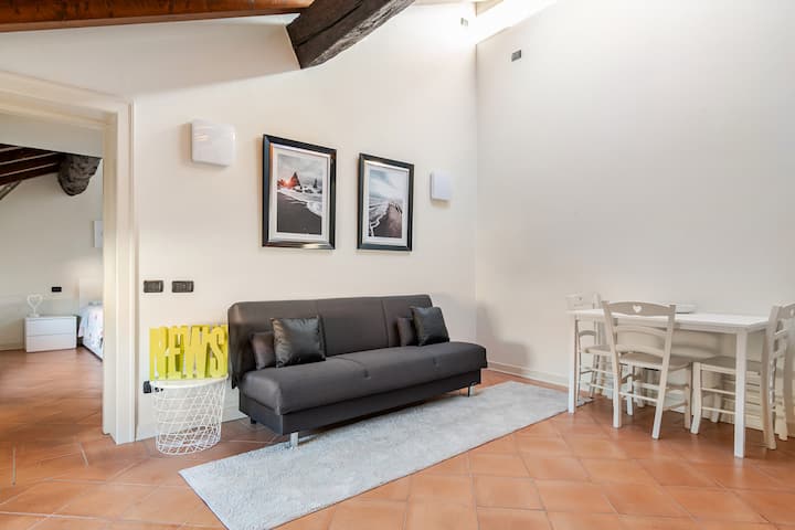 Appartamento Moderno In Palazzo Storico - Crémone