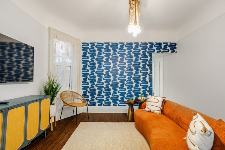 Bayonne Oasis: Welcoming Family Space - Bayonne, NJ