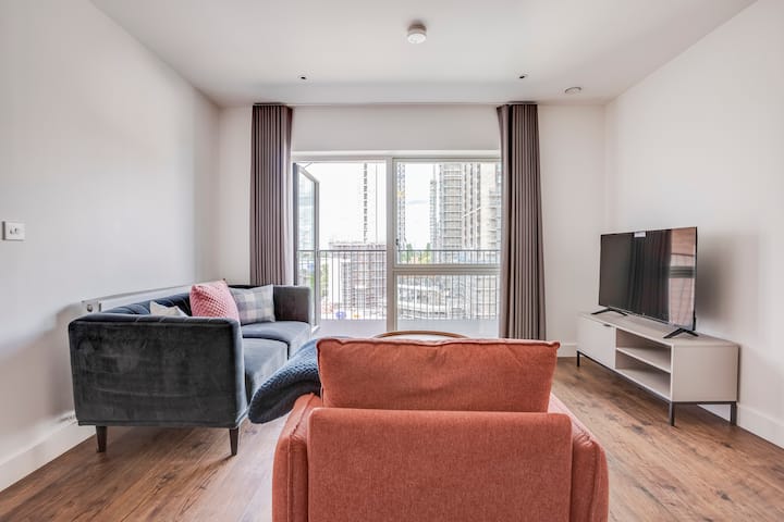New Luxury 2 Bed, 2 Bath Flat. - Ilford