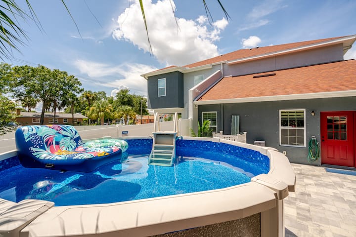4br Tampa Home | 12 Guests • Pool • Near Downtown - Tampa Bay, FL