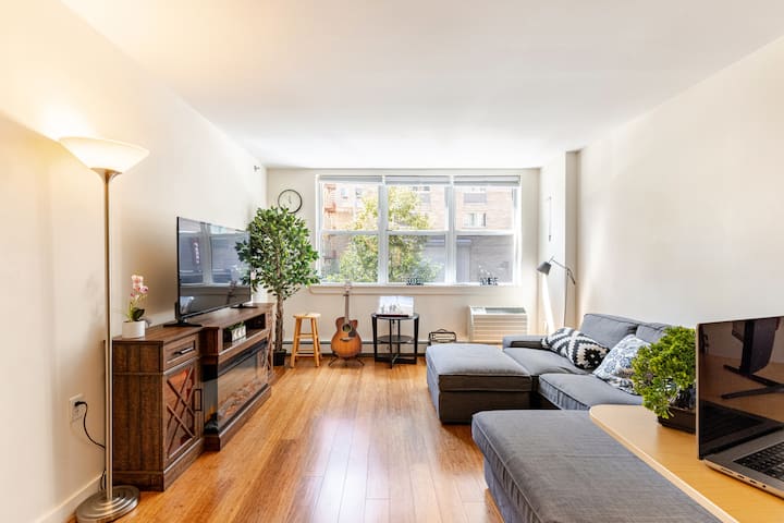 Pet Friendly - Corporate Manhattan Apartment - New York