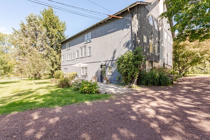 Iron Hill Barn - Doylestown, PA
