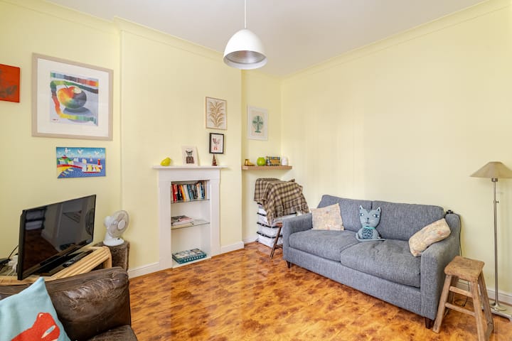Quirky Fitzrovia Apartment - London, UK