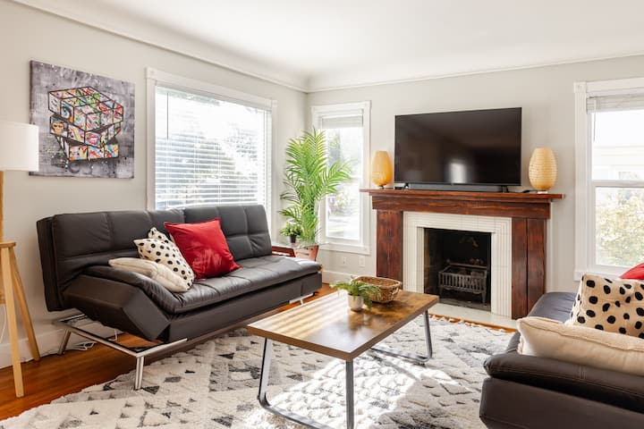 5 Bedrooms • 6 Beds. Sauna & 2 Kitchens - Salt Lake City, UT