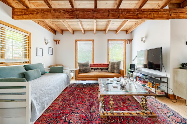 Sweet, Recently Updated Home - The Hamptons, NY