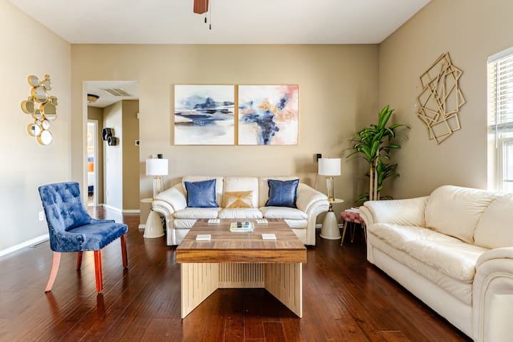 2 Private Hot Tubs - Relaxation & Fun For Everyone - Springfield, MO