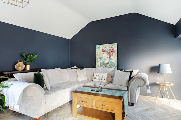*Countryside Retreat Near Dublin* “The Old Shed” - South Dublin