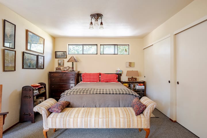 Quiet Wine Country Garden Getaway - Sebastopol, CA