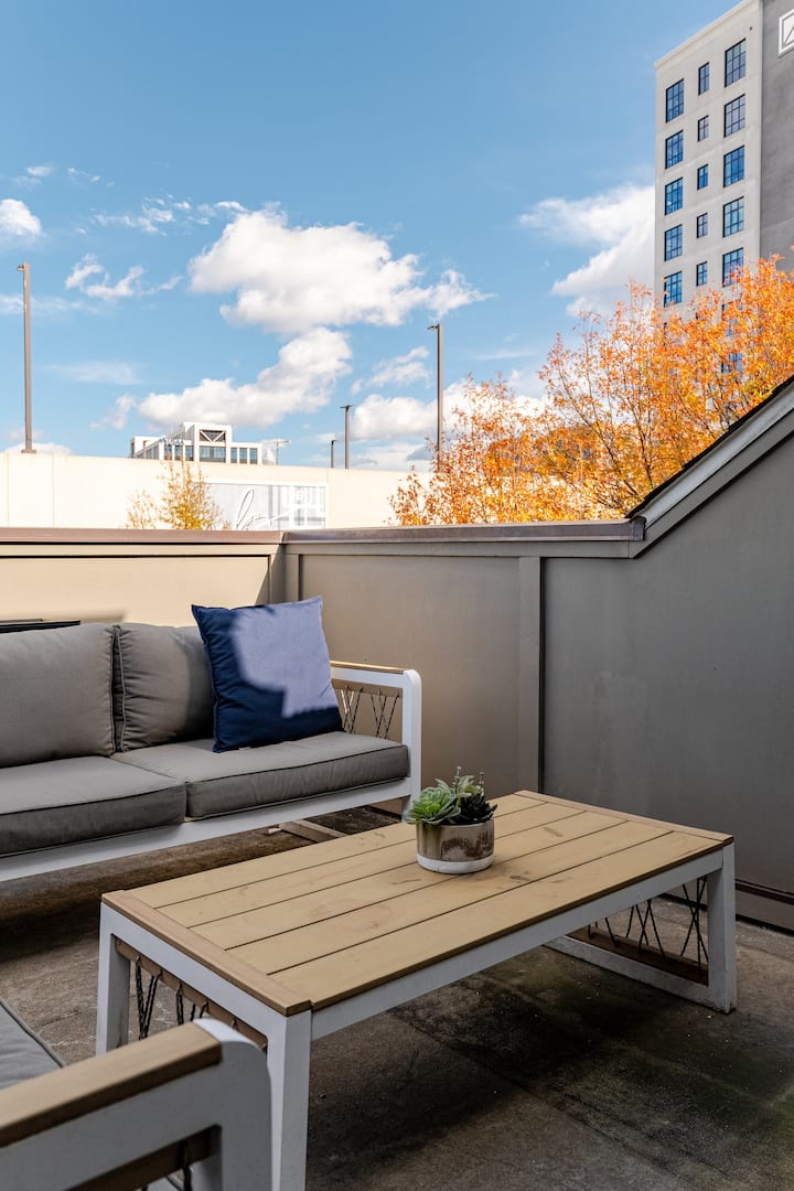 South End Stunner In Heart Of It All-3 Br Townhome - Charlotte, NC