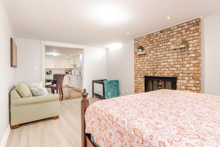 Rathwood Retreat • Comfort Meets Convenience - Mississauga